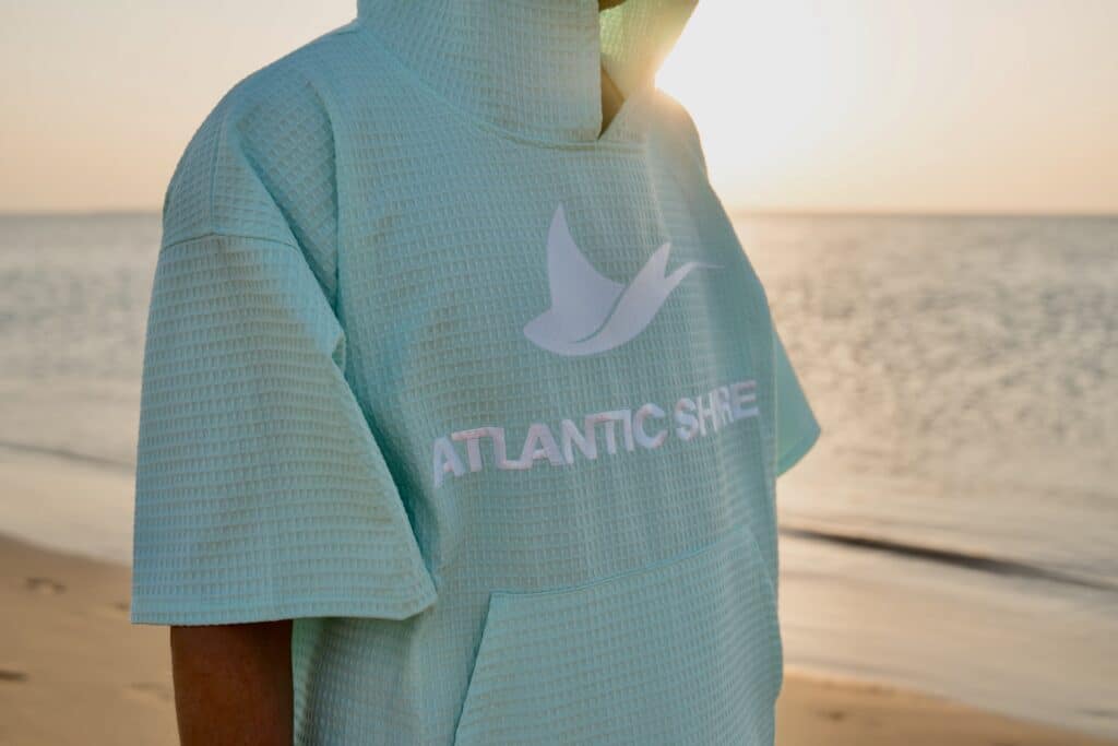 ATLANTIC SHORE | Travel Poncho in Mint